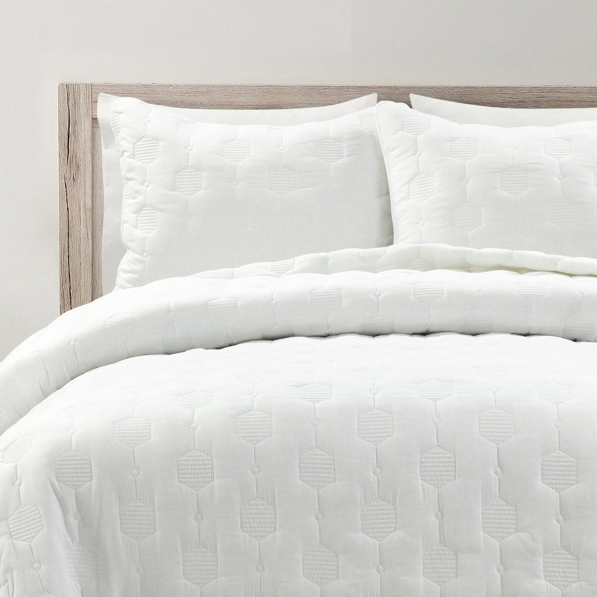 Hexagon Honeycomb Textured Cotton Quilt 3 Piece Set | Lush Decor | www ...