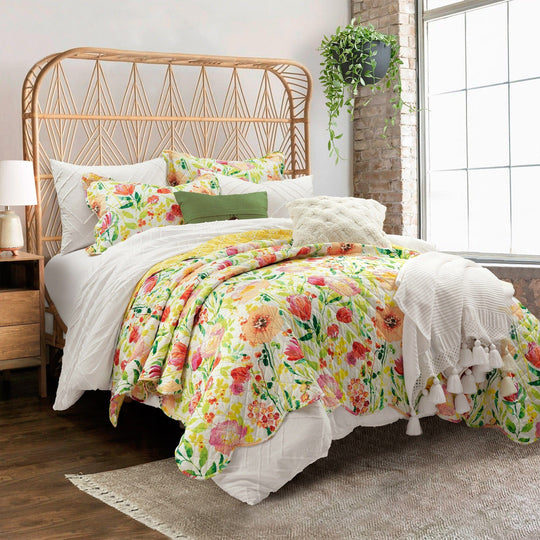 Great Gifts for the Home Decor Enthusiast | Lush Decor | www.LushDecor.com