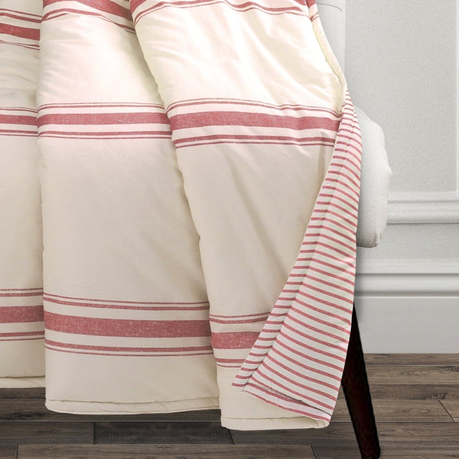 Farmhouse Stripe Throw | Lush Decor | www.lushdecor.com – LushDecor