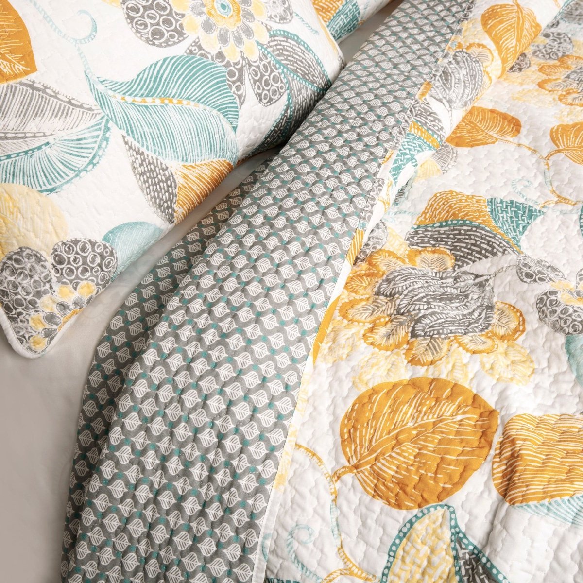Layla 3 Piece Quilt Set | Lush Decor | www.lushdecor.com – LushDecor