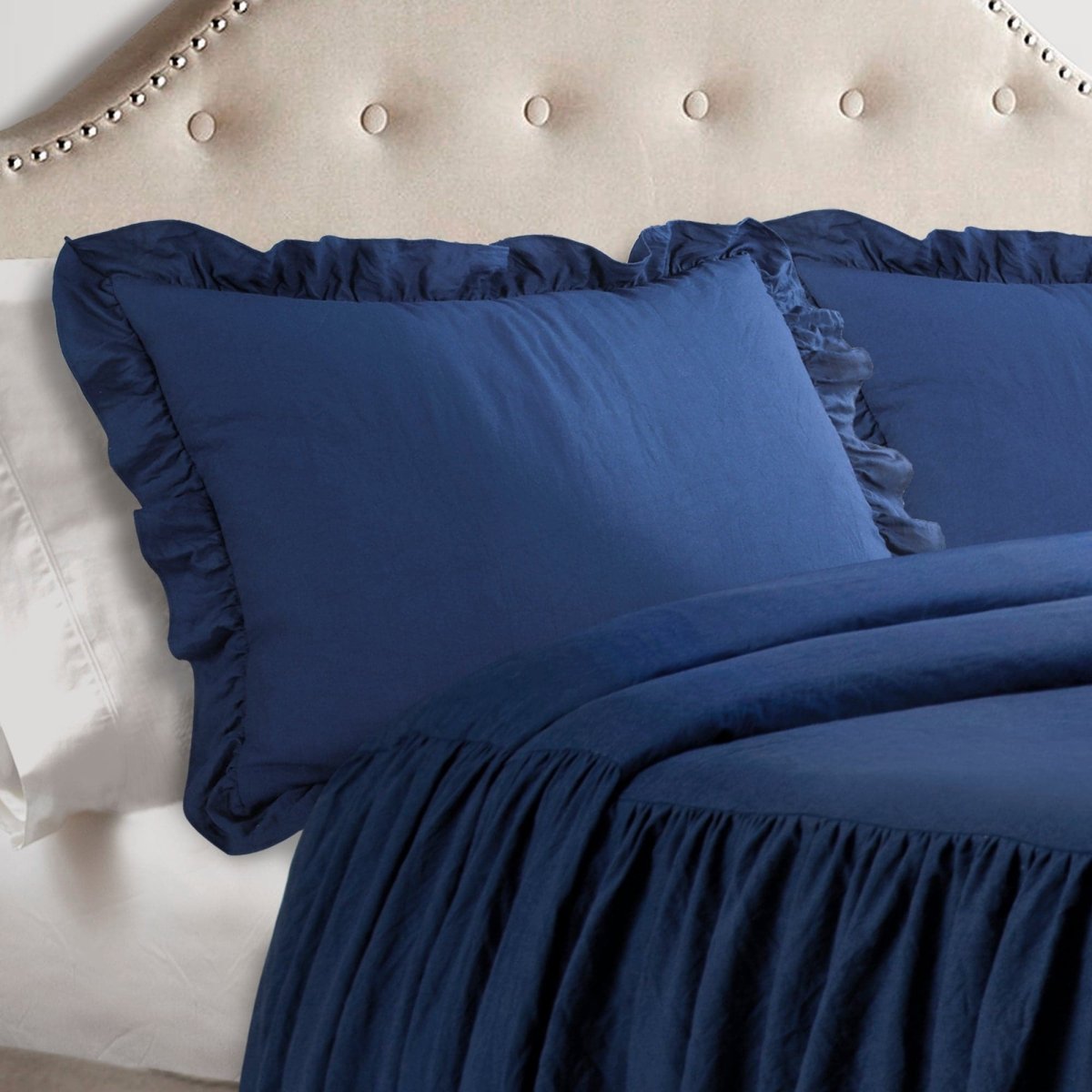 Ruffled Bedspread: Stylish Ruffle Skirt Bedspread Set At Lush Decor ...