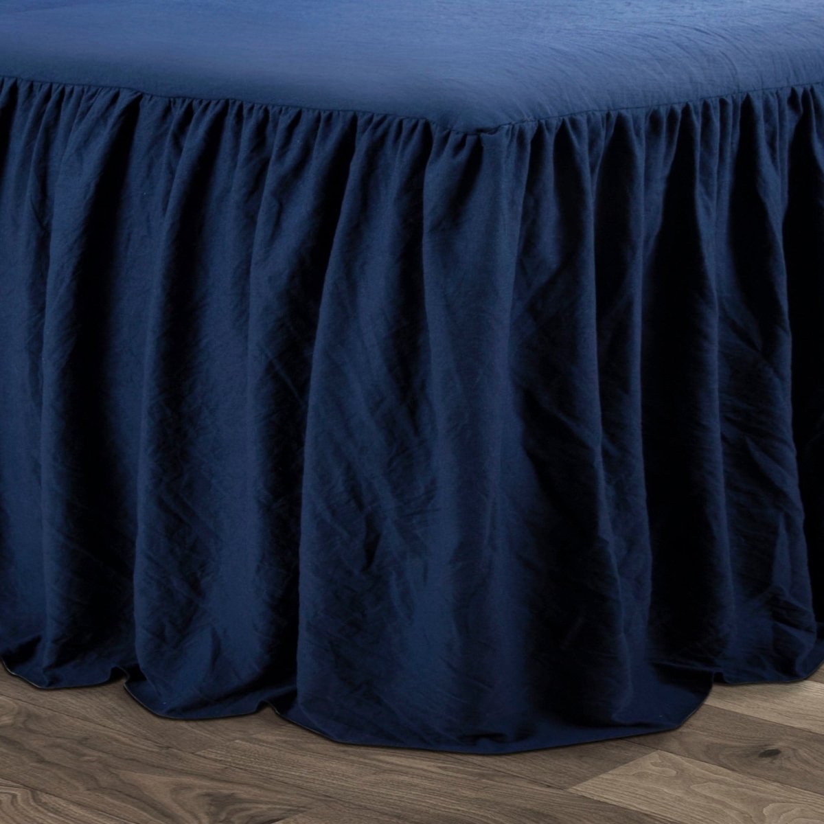 Ruffled Bedspread: Stylish Ruffle Skirt Bedspread Set At Lush Decor ...