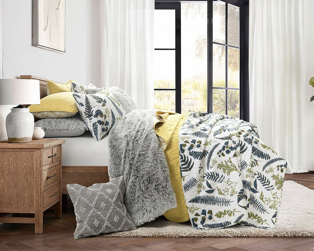 Emma Cozy Ultra Soft Two Tone Faux Fur Comforter Set | Lush Decor | www ...
